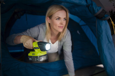 Linterna RYOBI de 130 lúmenes · LEROY MERLIN